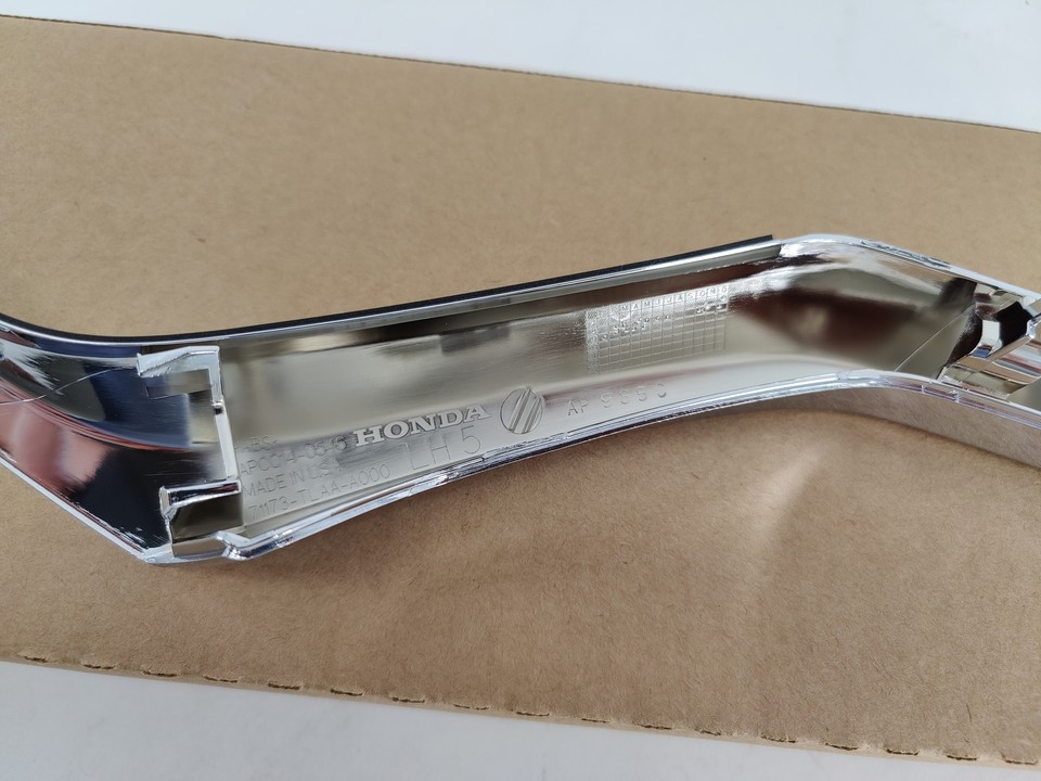 Genuine OEM Honda 71173-TLA-A00 Driver Front Grille Upper Molding 17-19 ...