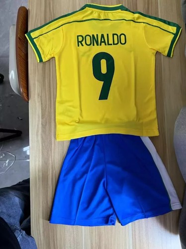 Brazil 1998 Ronaldo R9 Retro Jersey Kids Kit 5-13 Years (with socks ...