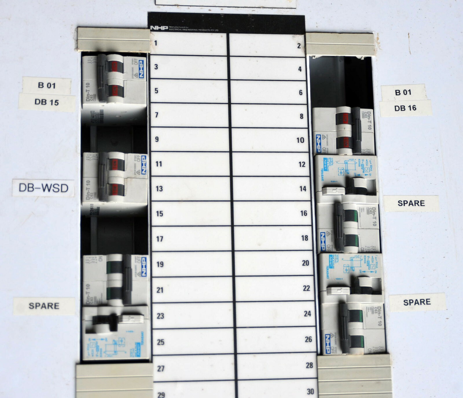 NHP Concept Premier Plus panel board 250A switch & bus distribution ...