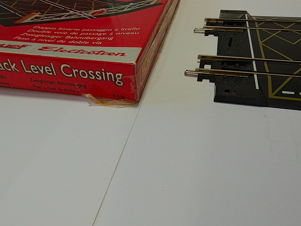 Hornby Nickel Silver Double Track Level Crossing R636 for OO Gauge ...