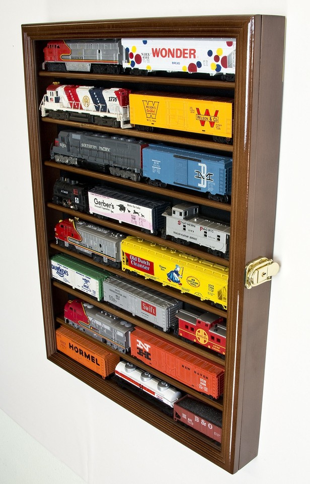 ,LLC. Small HO Scale Train Model Trains Locomotive Engine Display Case ...