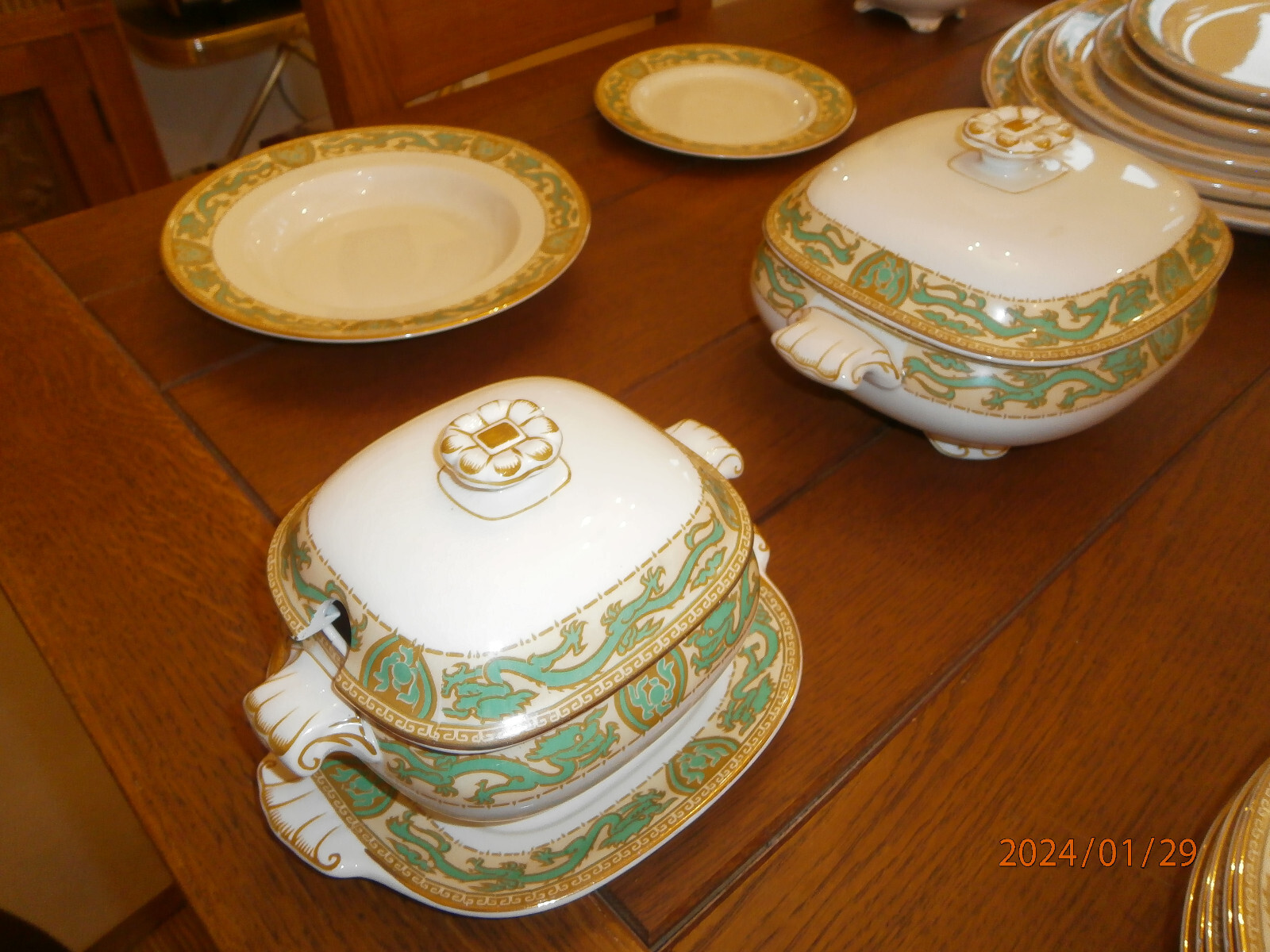 PORCELAIN "BOOTHS" GREEN DRAGON ON BEIGE SILICON CHINA DINNER SERVICE ...
