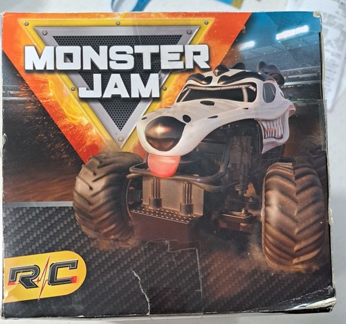 Monster Jam Monster Mutt Dalmatian 1:24 Scale 2.4 GHz RC Truck Remote ...