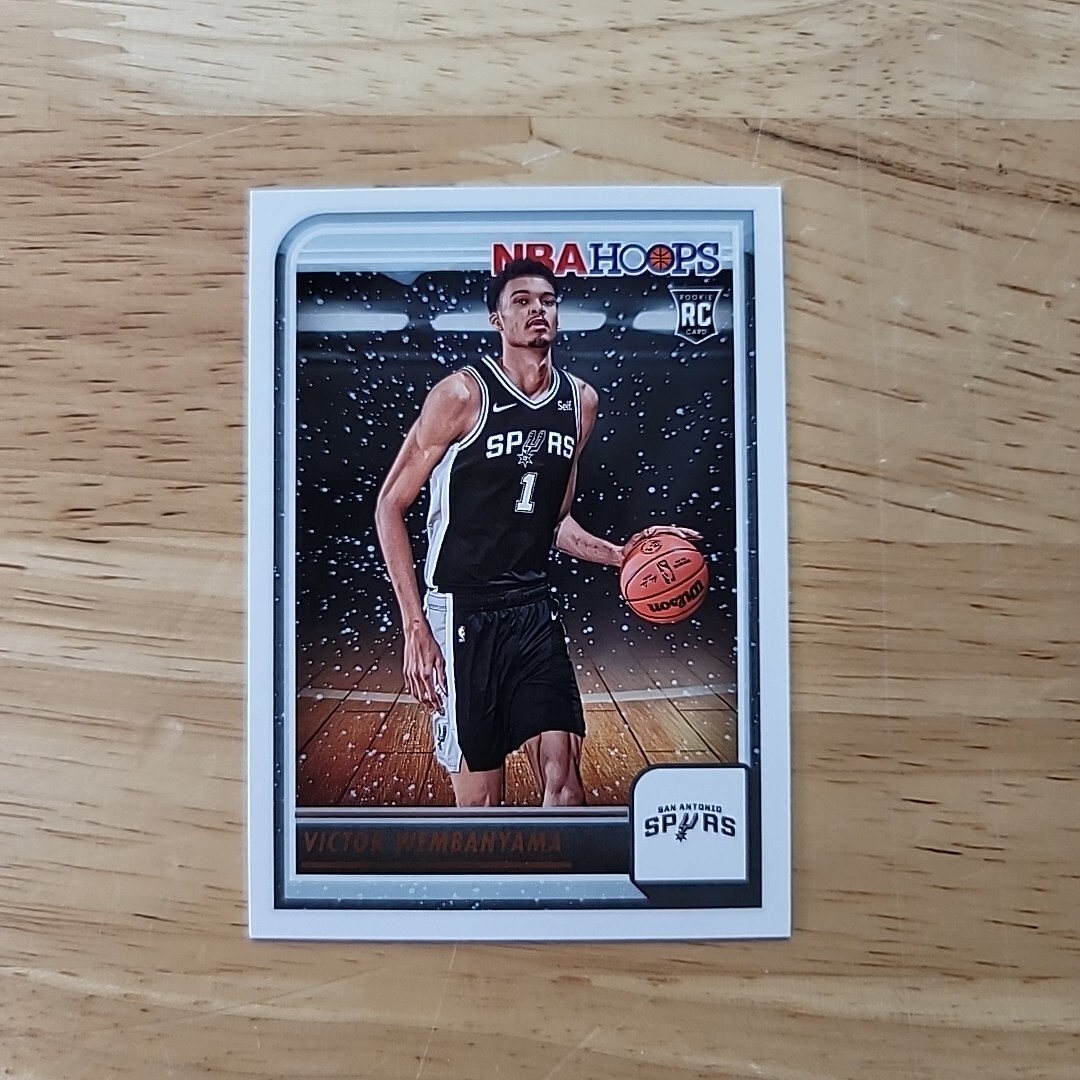 2023-24 Panini NBA Hoops - Rookies Winter #277 San Antonio Spurs (RC ...