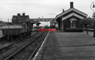PHOTO SANDY RAILWAY STATION (LNWR SIDE) IN 1967 | eBay UK