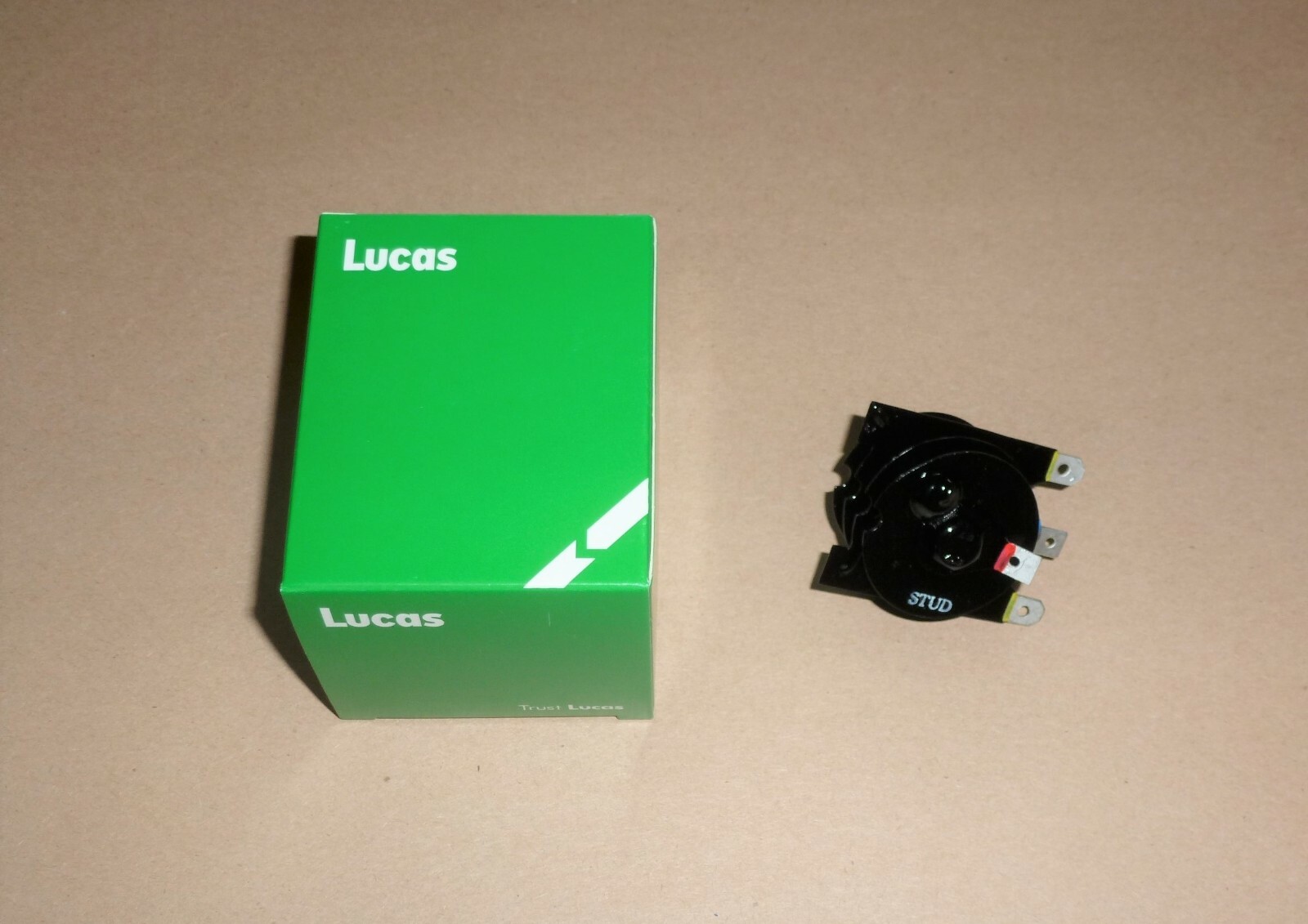 Genuine LUCAS RECTIFIER 49072 Norton Triumph BSA 441 500 650 750 850 ...