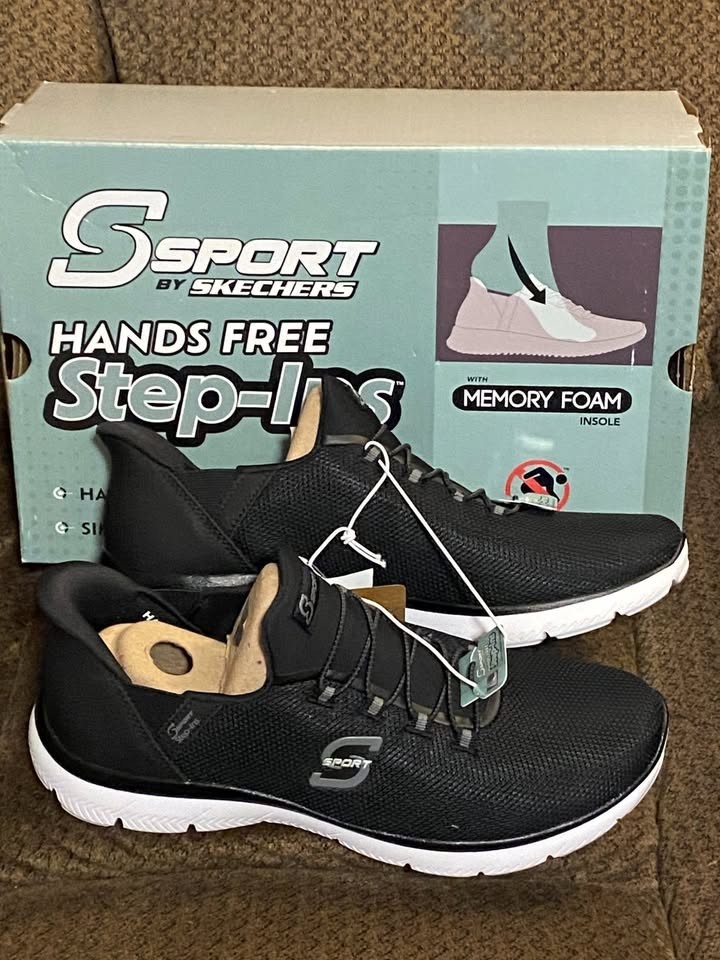 New Skechers Women's 9.5 Syrka Black Step-Ins Memory foam Sneakers ...