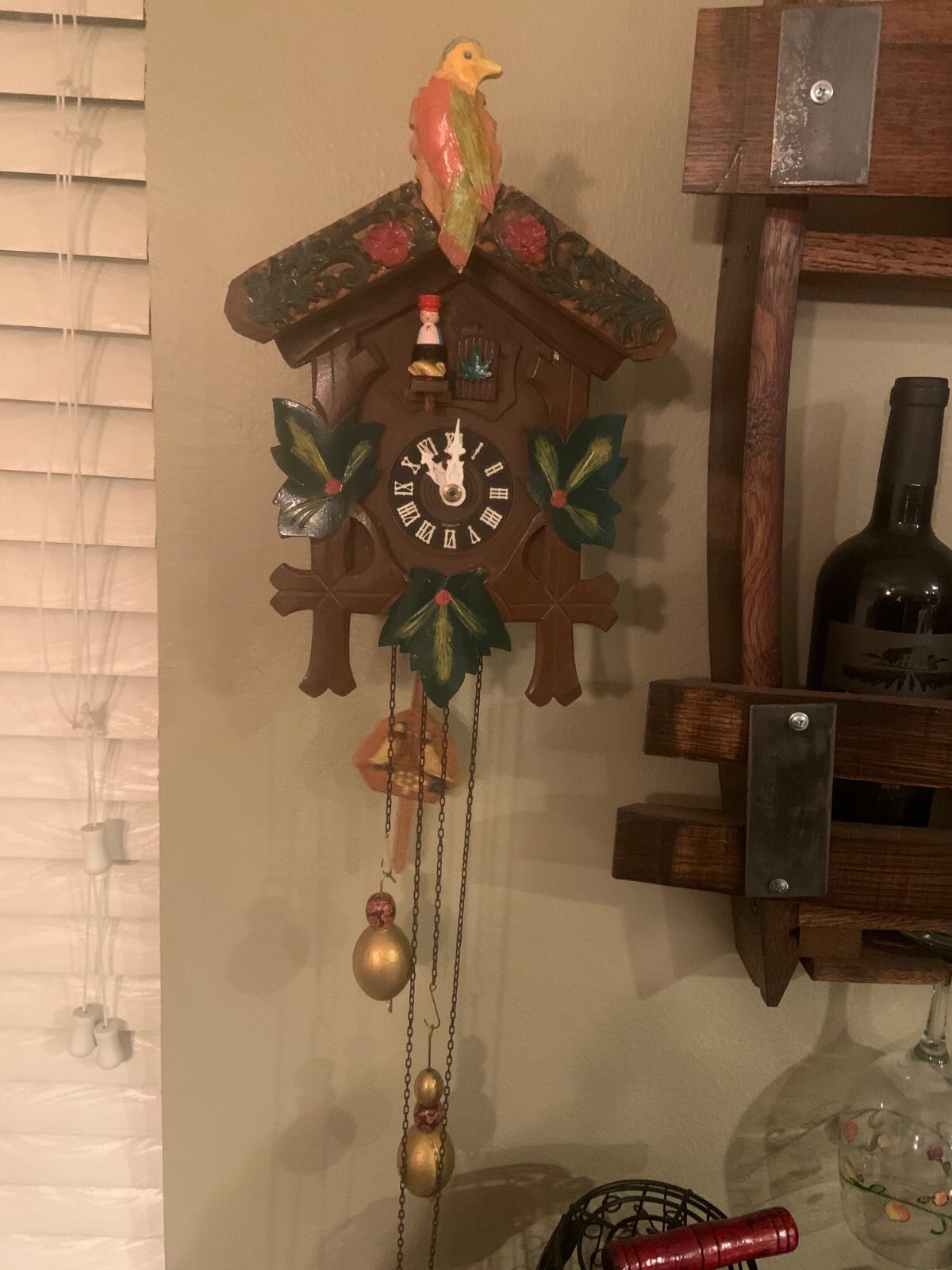 VINTAGE CUCKOO CLOCK BIRD ON PERCH, MOVING MAN CUCKOO WATCHER ...