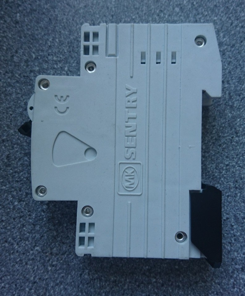 MK 5910s B10 Amp 10A Type B MCB 230v 6kA miniature Circuit Breaker BS ...