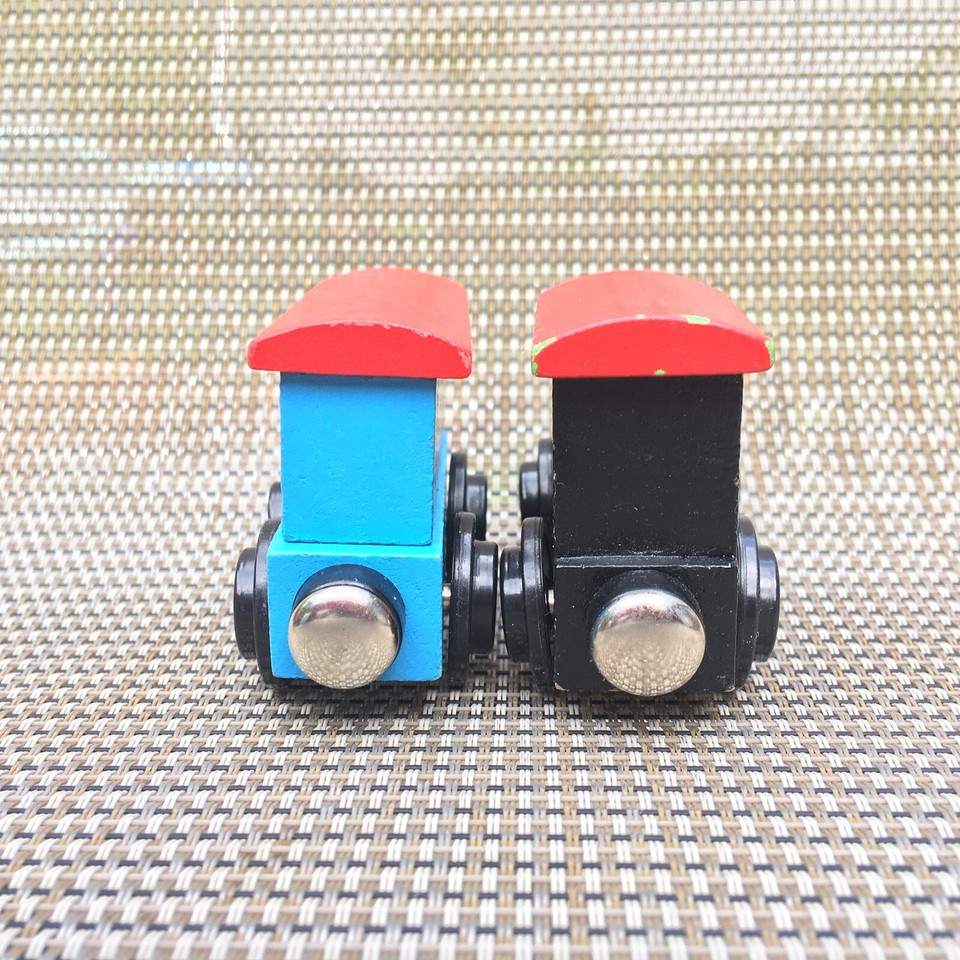 Lot of 27pcs Wooden Railroad Steam Train Track Set w/ Accessories Signs ...