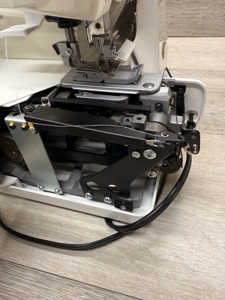 BABY LOCK EVOLUTION THREAD SERGER MODEL BLE8W-2 - EXC CONDITION - Read ...