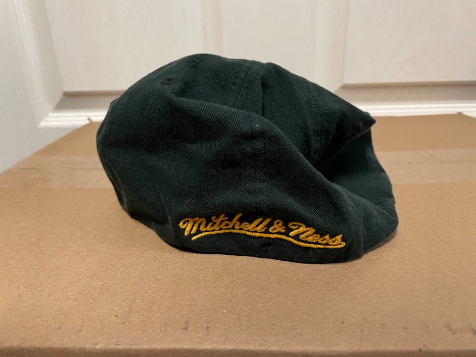 Boston Bruin Mitchell & Ness Men's Size S/M Hat | eBay
