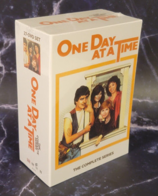 One Day At A Time: The Complete Series Seasons 1-9 (DVD Boxed Set ...
