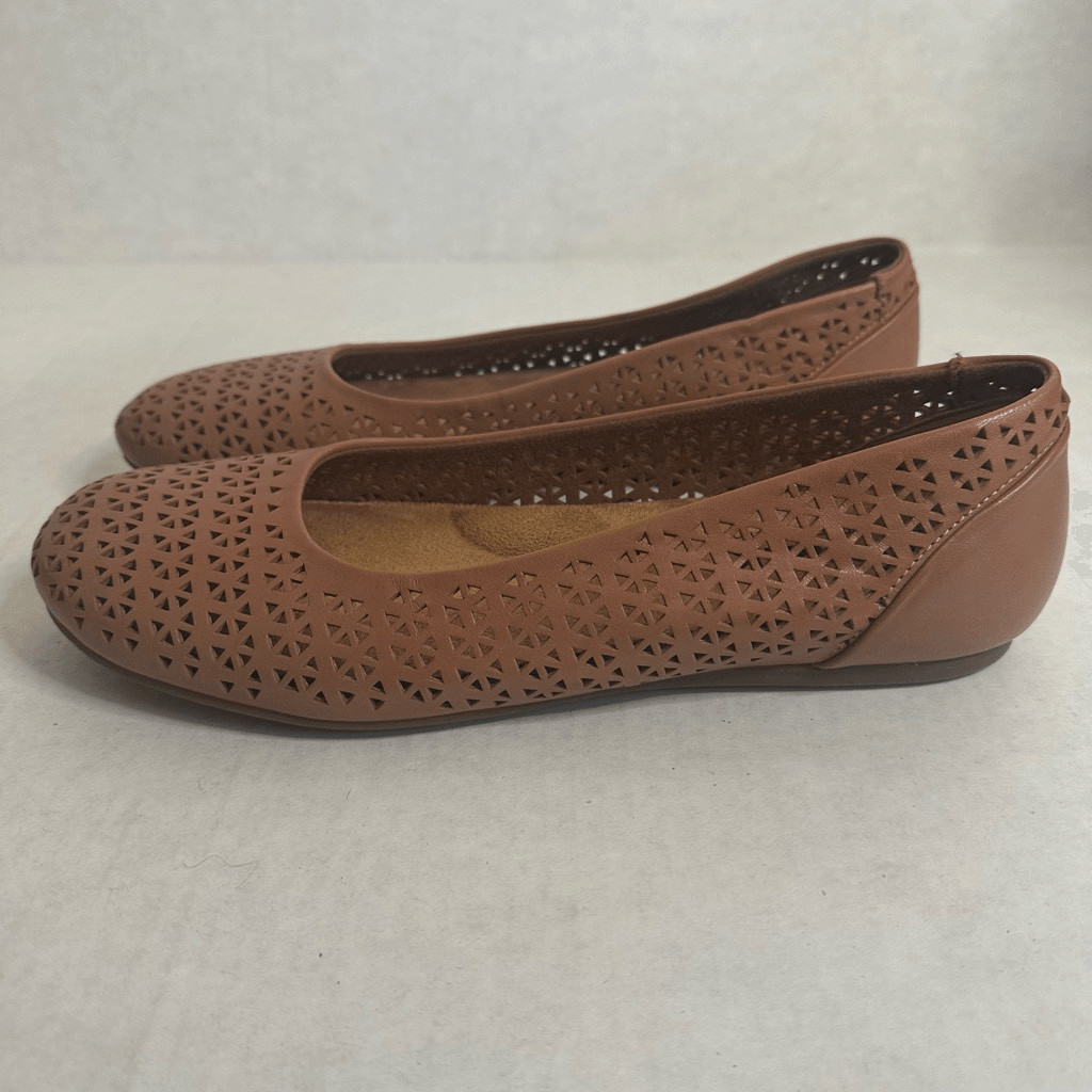 SoftWalk Sonoma Ballet Flats Tan Laser Cut Size 8.5 N… - Gem