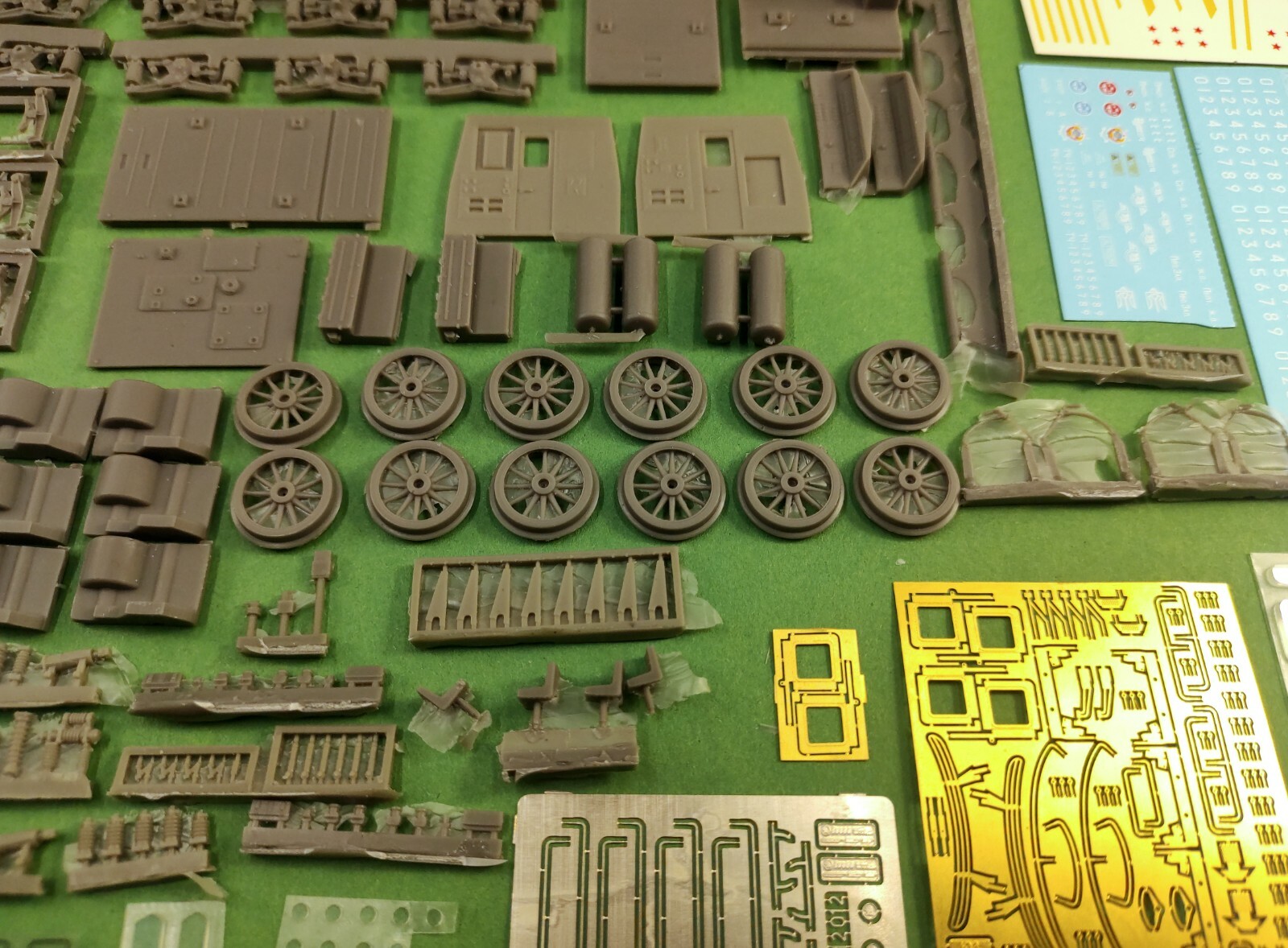 Soviet electric locomotive CHS4 H0 scale 1/87 Kit for assembly RZD ...