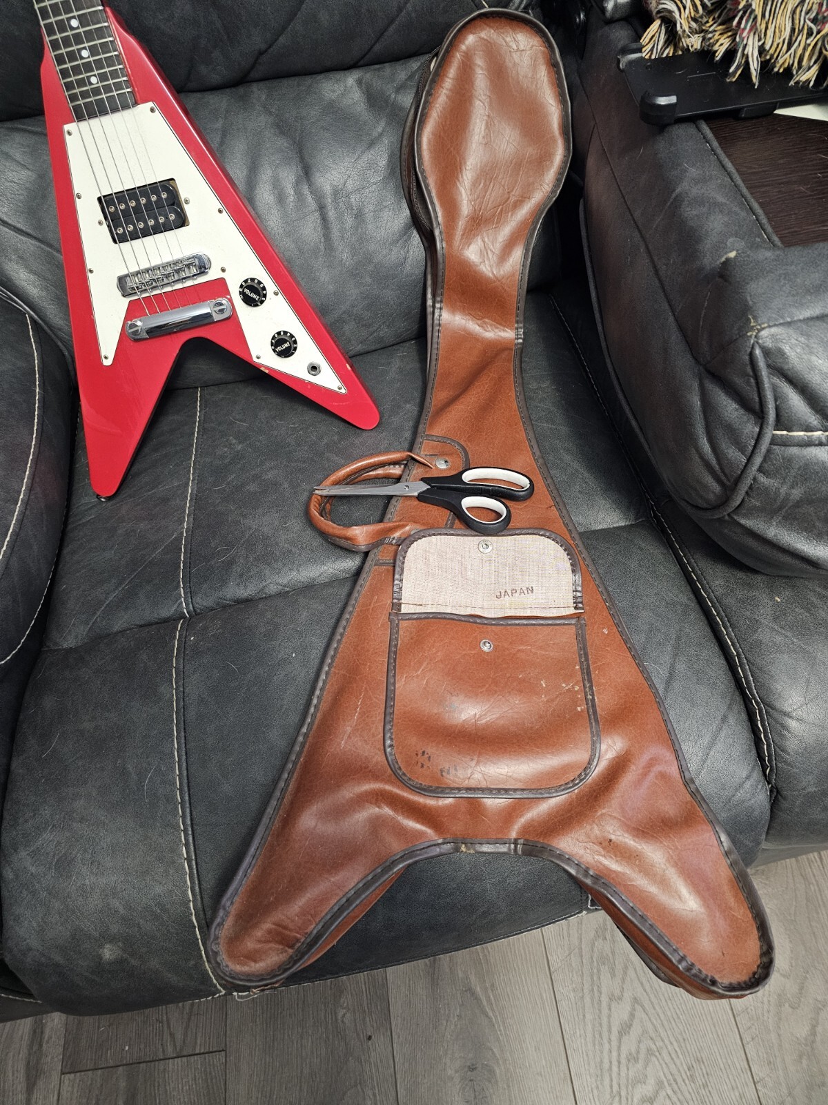 80’s Bradley Japan Flying V Mini Guitar RED w/original JAPAN Stamped ...