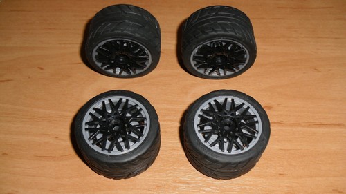 Meccano Four Plastic Wheel Grey Black Spoke and Rubber Tyre D424 C972 ...