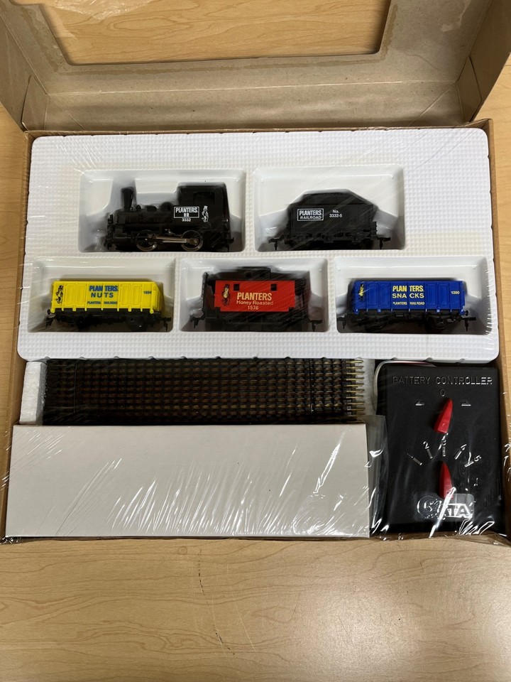 Planters Mr. Peanut Ho Scale Locomotive Train Set - NEW open box | eBay