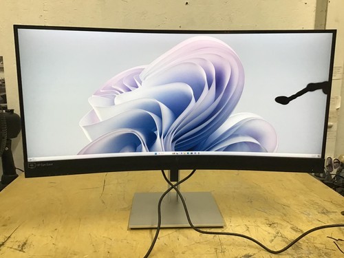 HP E34m G4 34" WQHD USB-C Video Conferencing Curved Monitor READ ...
