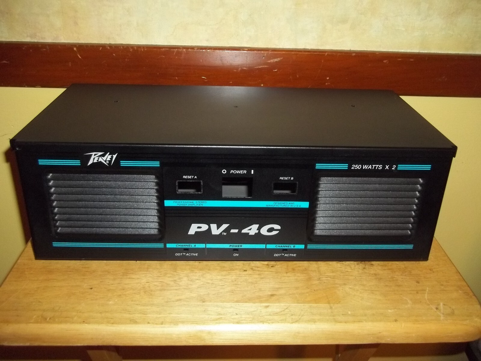 Peavey PV-4C Pro Stereo Power Amplifier Cabinet with Top & Fan,Really ...