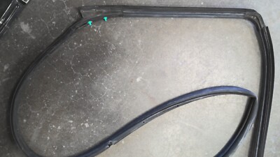 55395275AW Front Left Driver Side Door Weatherstrip Seal For 07-18 Jeep ...