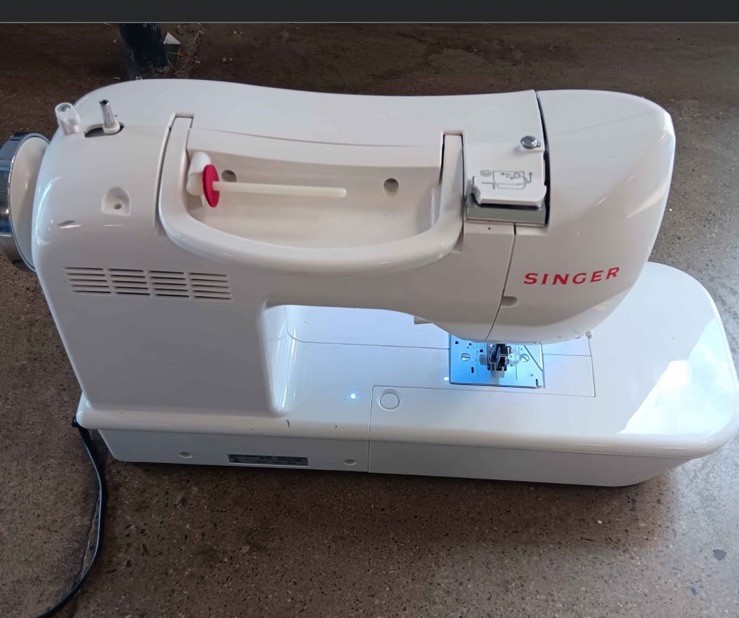 Singer One Sewing Machine- No Pedal- Works | eBay