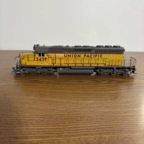 Athearn Ho Scale SD40-2 Snoot Nose Engine Locomotive Union Pacific ...