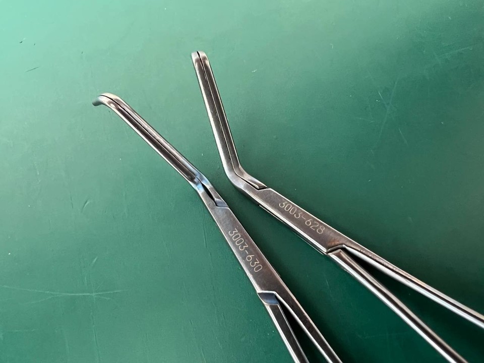 Set of 2 Scanlan Micro Kitzmiller Clamp Left and right angled, DeBakey ...