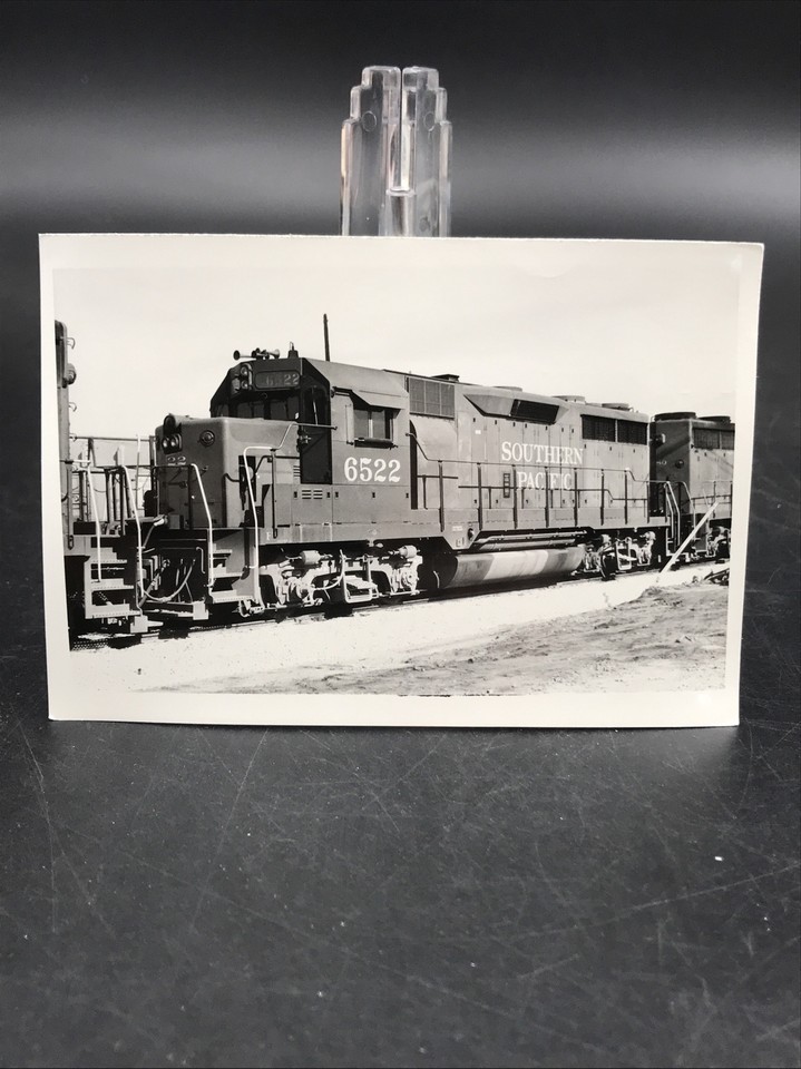 Southern Pacific Railroad SP #6522 GP35 Electromotive Train Photo El ...