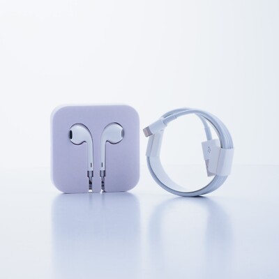 Apple Earpods Wired Headphones and 3’ Lightning Cable for iPhone iPod ...