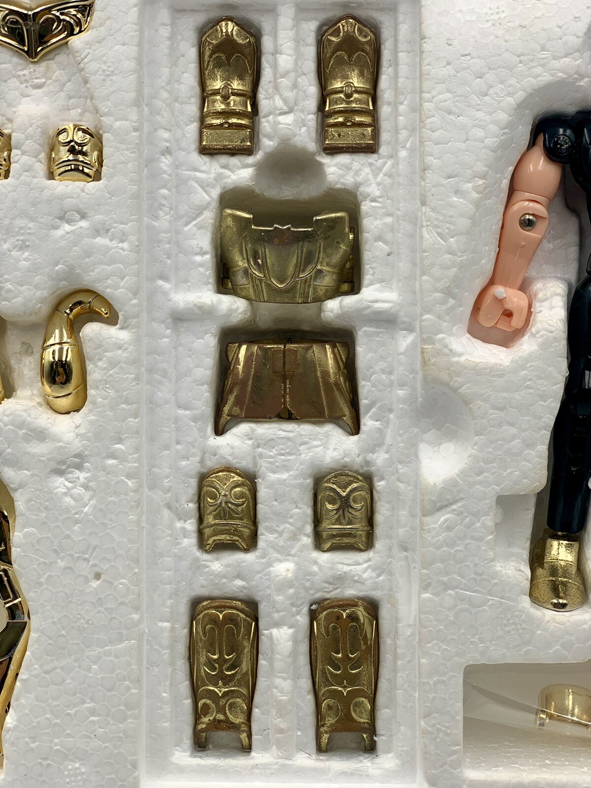 BANDAI JAPAN vintage figure Saint Seiya - ARIES MUU - Gold Saint Gold ...