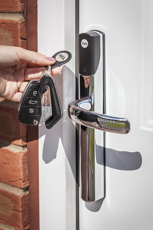 Yale P-YD-01-CON-RFIDT-BL Smart Door Lock Key Tags, Black, 2 Count ...