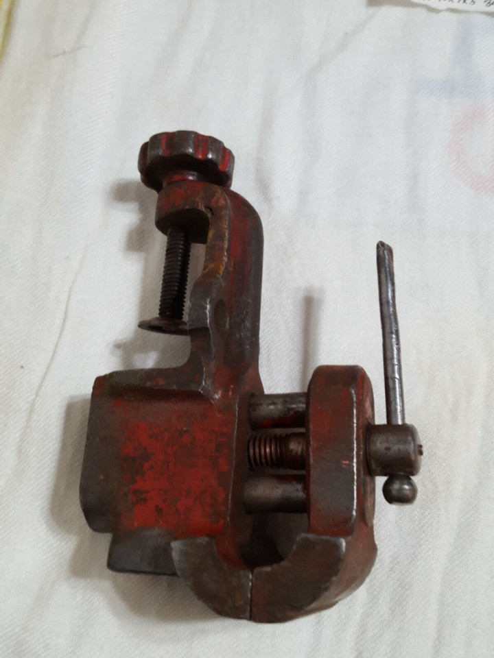 Vtg. Sm/Mini Vise & Cast Iron Table Top 1 3/4" Bench Vise-Jewelers ...