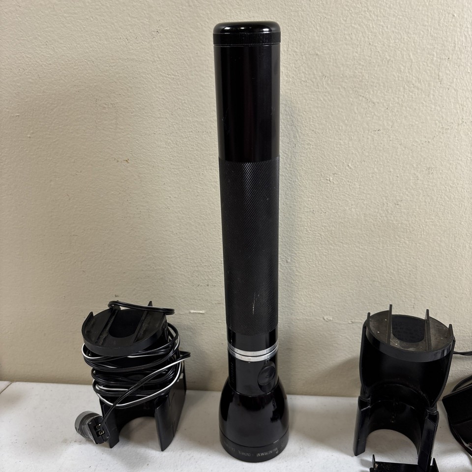 MAG-LITE Rechargeable Flashlight With Chargers Battery & Wall Mounts | eBay