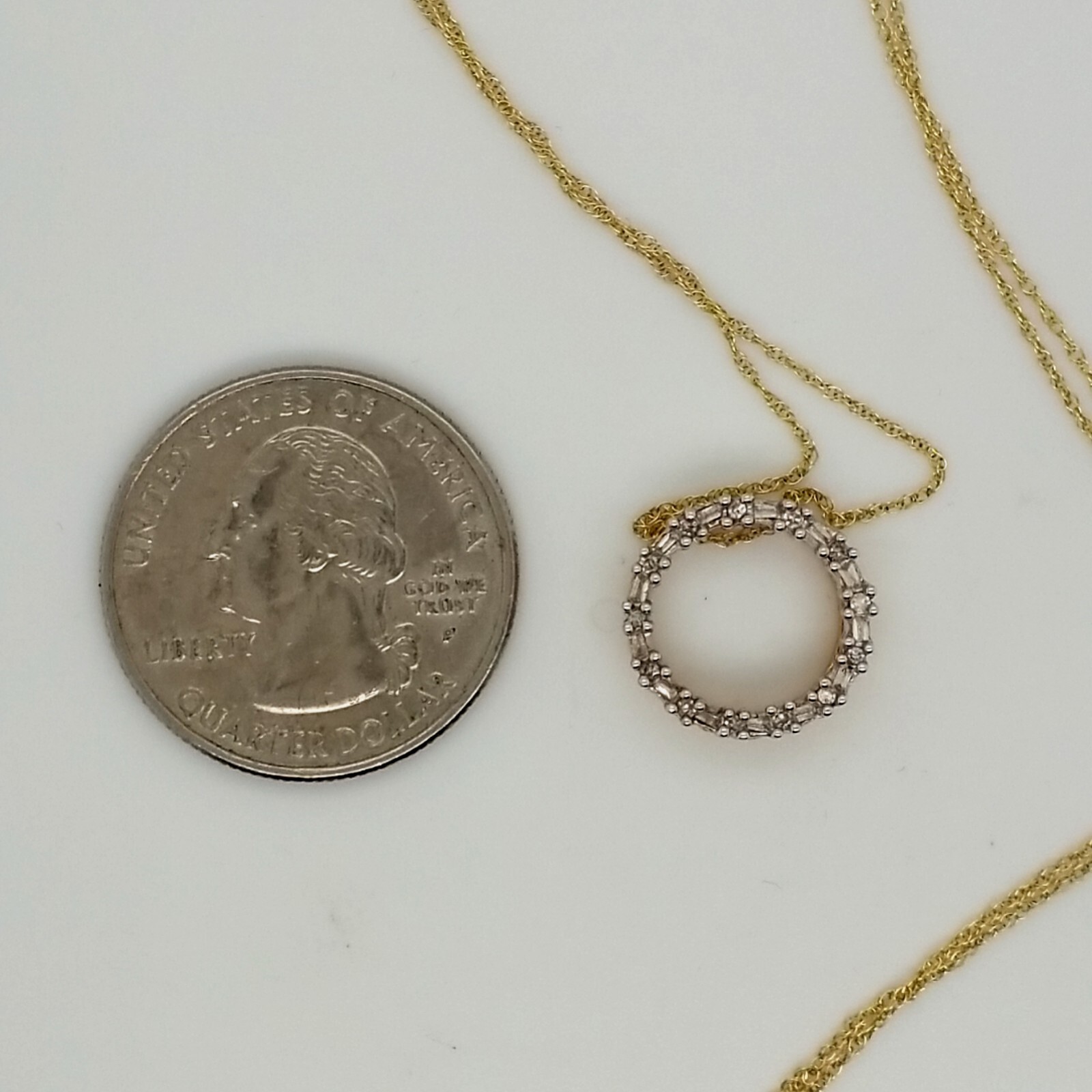 14k Gold 18 Inch Round Pendant Necklace With 26 round… - Gem