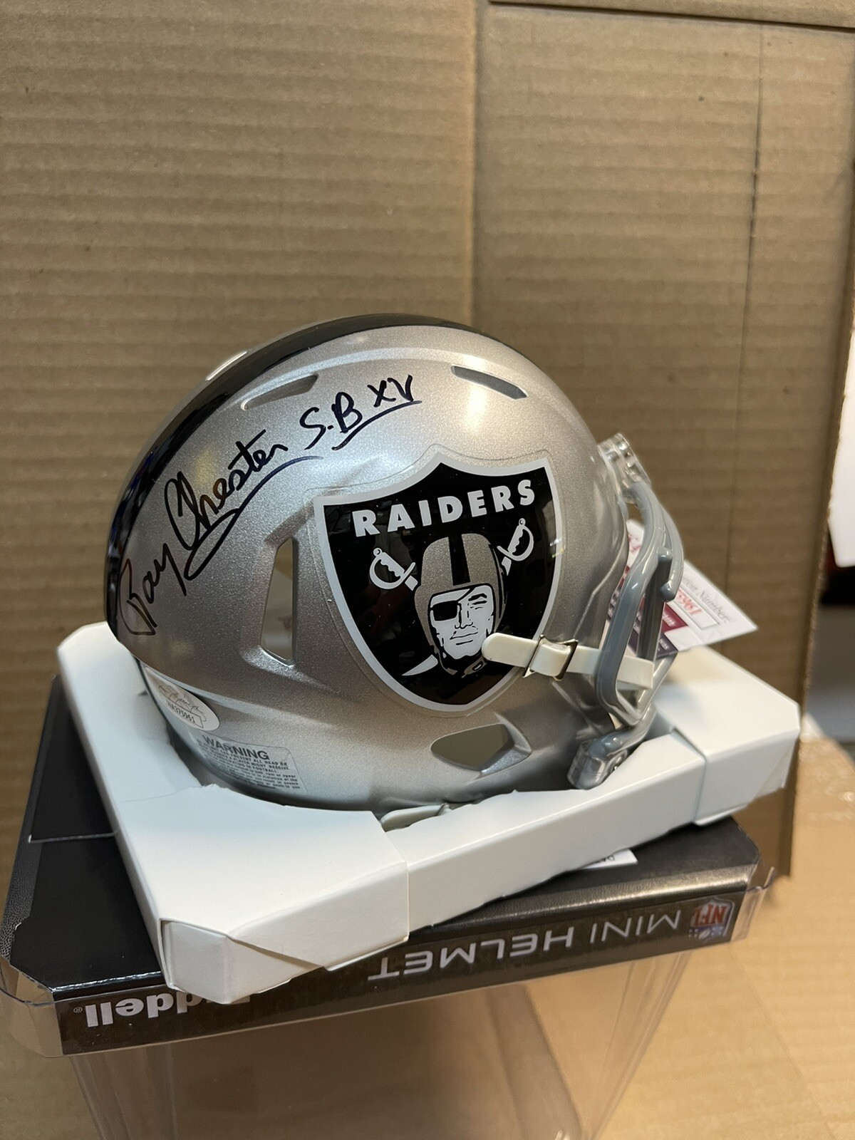 OAKLAND RAIDERS Raymond Chester #88 SIGNED RIDDELL MINI HELMET SB XV ...
