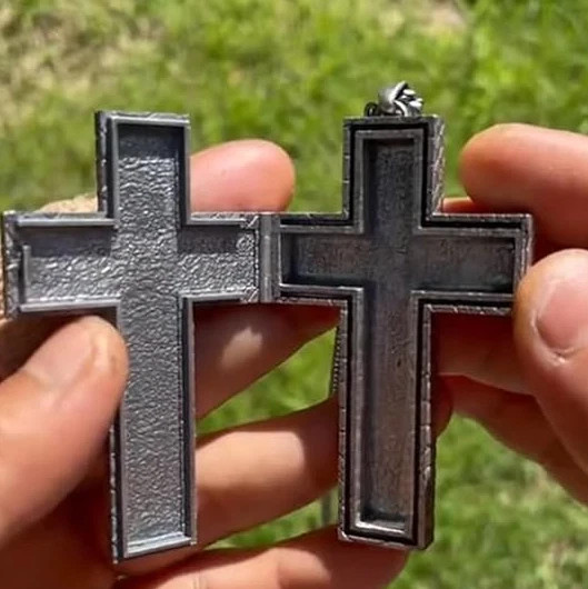 🎁Squid Game Thanos Cross Necklace, With Secret Compartment Inside ...