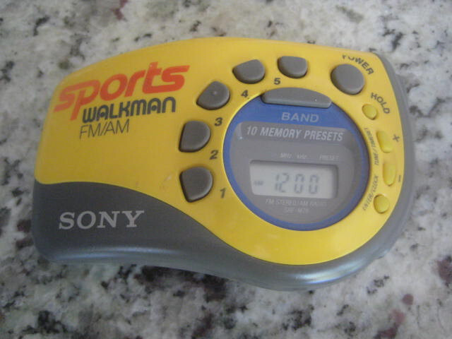 Sony Portable Walkman Sports Armband wrist AM/FM Stereo Radio SRF-M78 ...