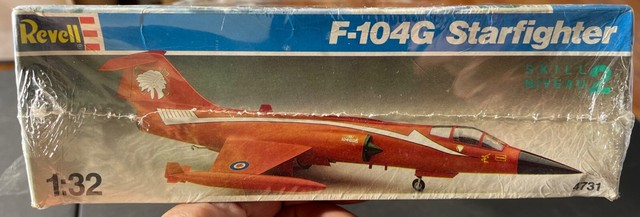 Revell 4731 Astronaut With MMU Scale Model Kit for sale online | eBay