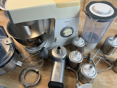 Kenwood Chef Classic km330 mixer – working with attachments and juicer ...