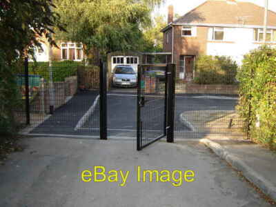 Photo 6x4 Highfield Junior School gates Southampton c2008 | eBay UK