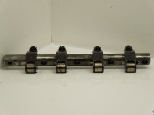 VW Passat 3C B6 2.0 TDi Diesel Fuel Injector Retaining Rail Rocker ...