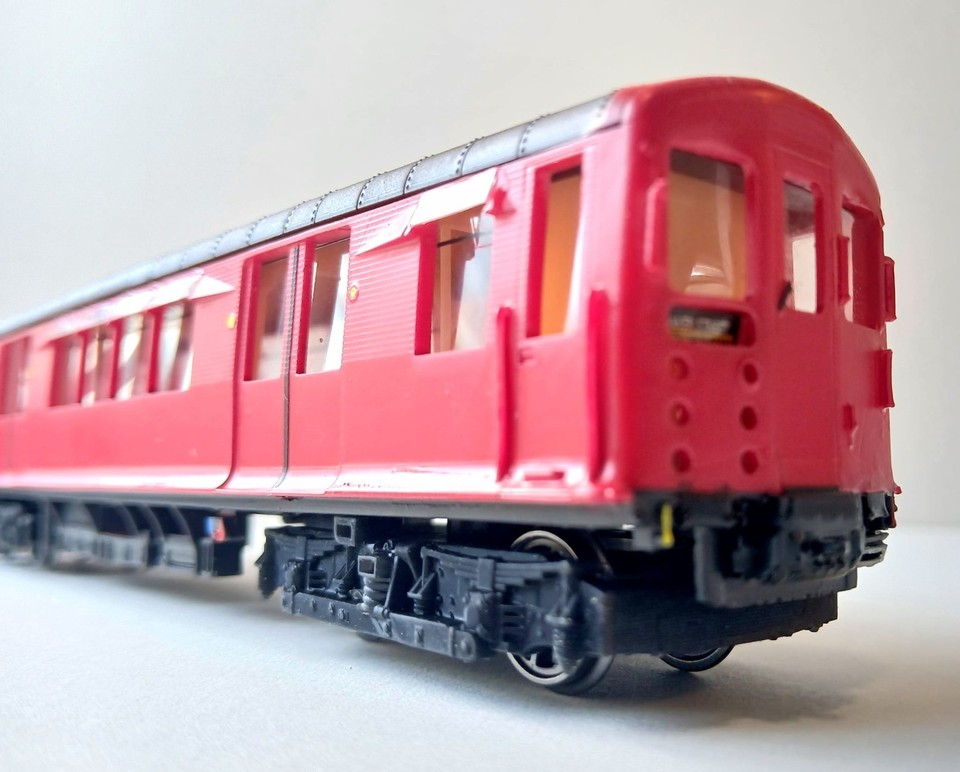 00 gauge RTR London Transport CO/CP Stock three car set | eBay UK