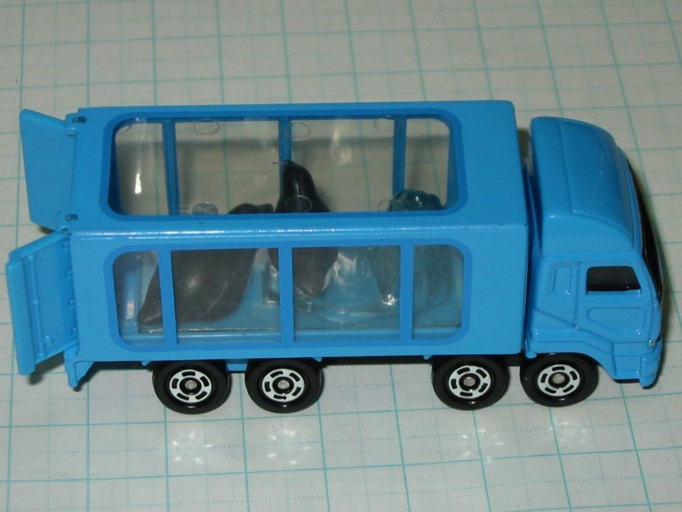 4 Nissan Nissan Diesel Big Sam Animal Carrier PenguBIG THUMB ANIMAL ...