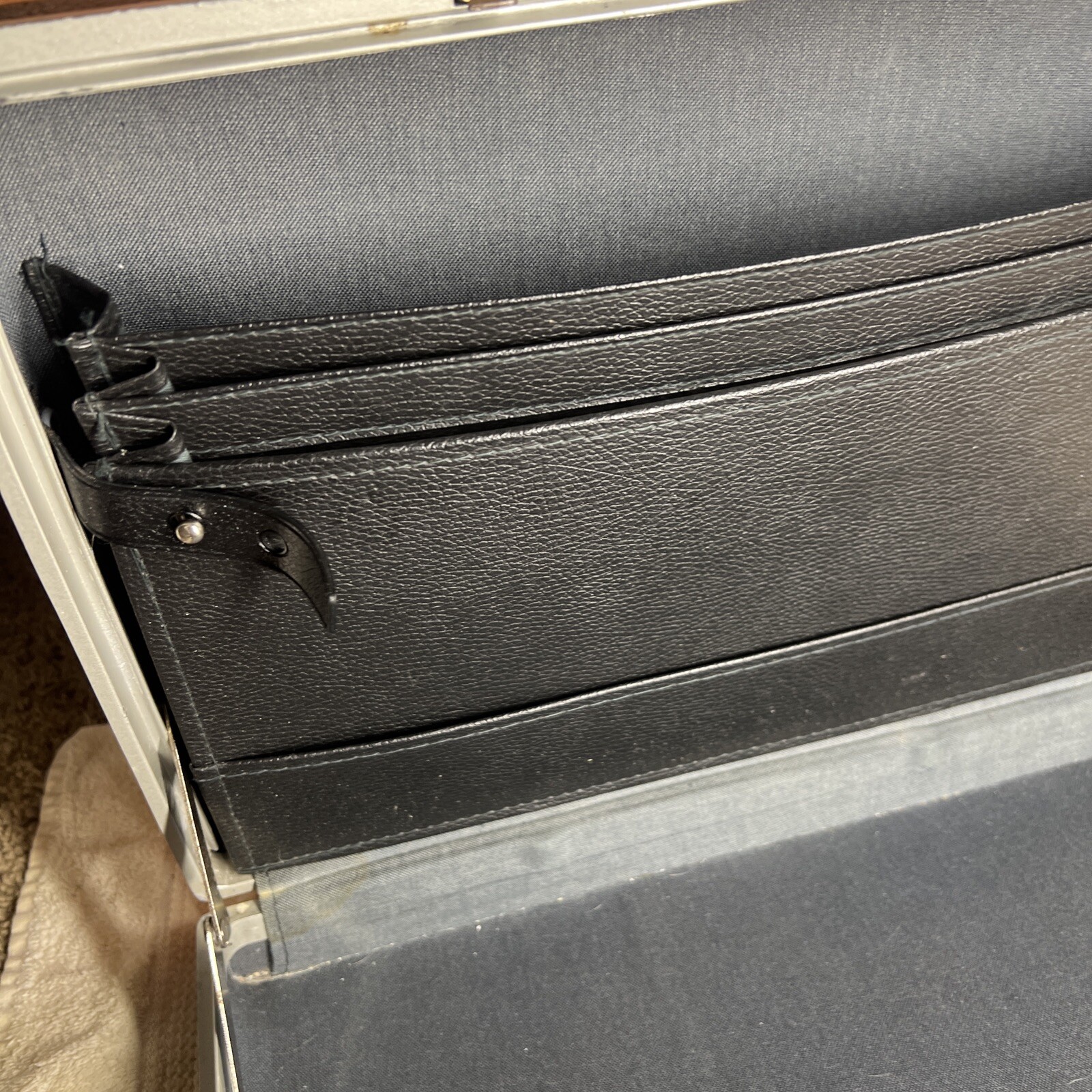 Vintage Samsonite Classic 100 Thin 3.25 Gray Hard She… - Gem