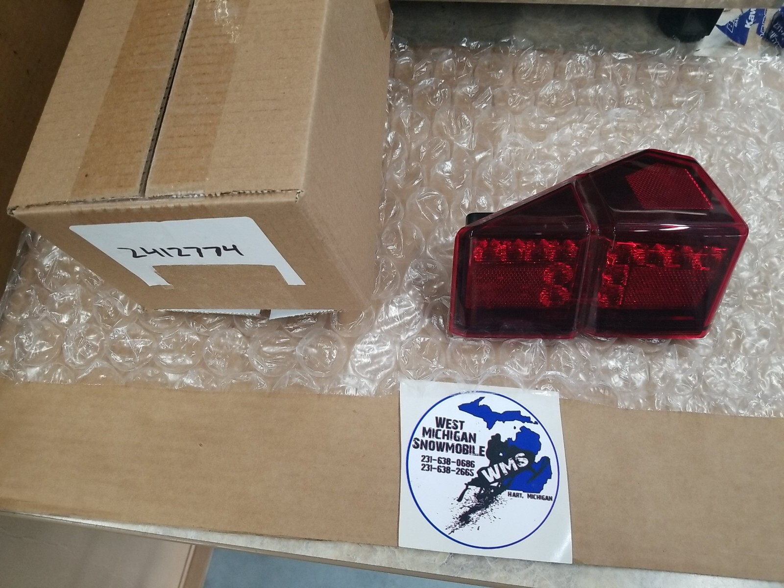 Polaris Rear Taillight OEM 2412774 | QTY 1 | Genuine OEM | UTV / SXS ...
