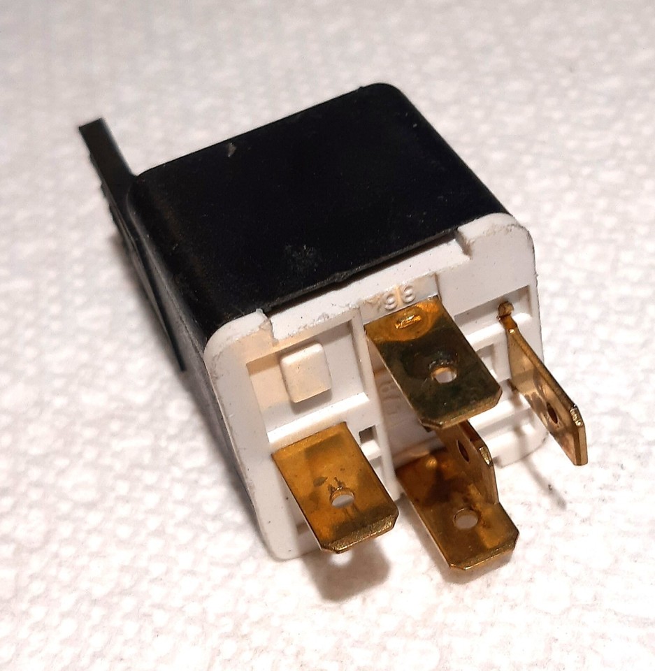 HELLA 49400 12V 20/40A SPDT RELAY WITH MOUNTING BRACKET | eBay