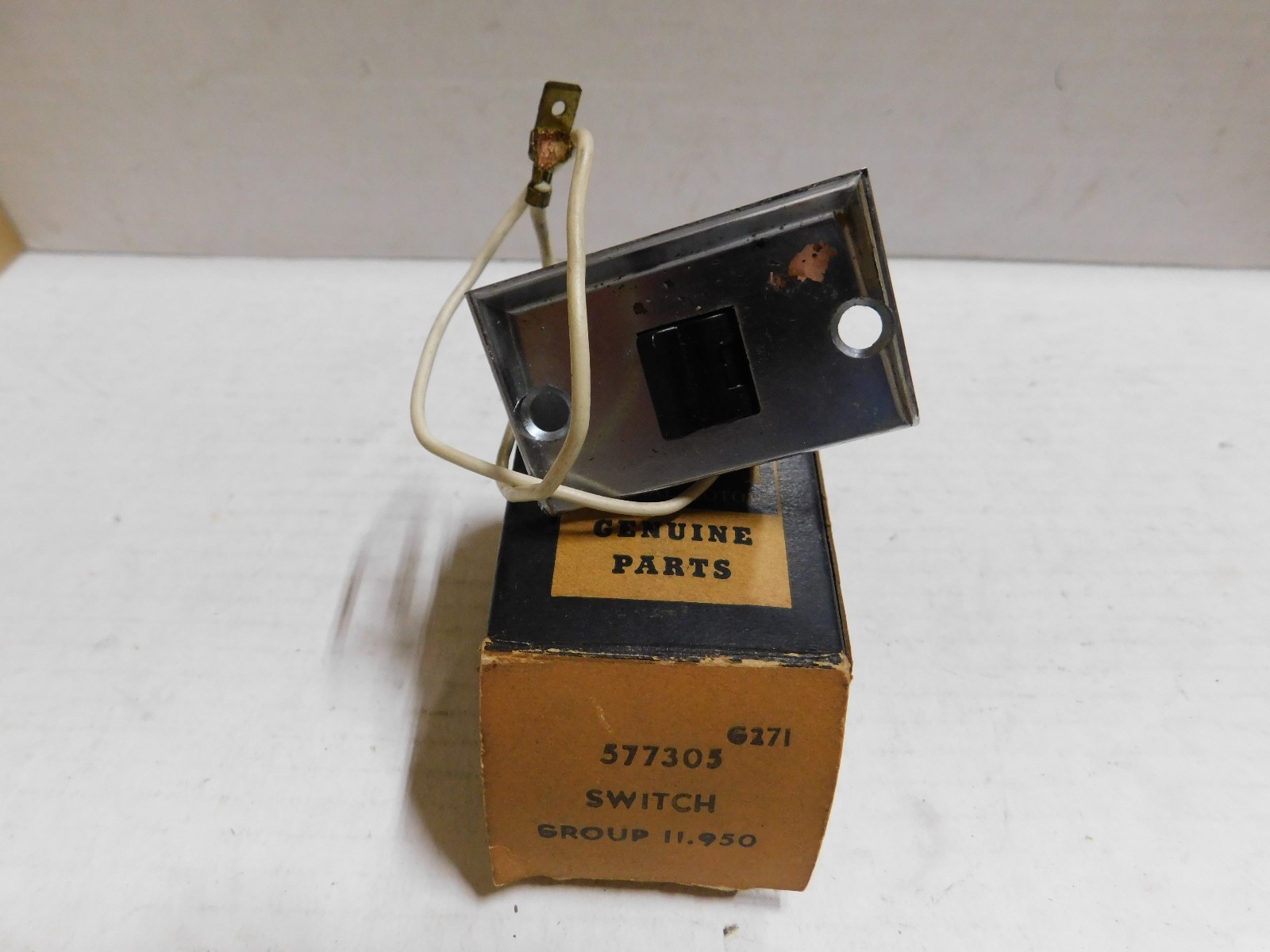 577305 1960-61 OLDS COURTESY LAMP SWITCH WITH ESCUTCHEON | eBay