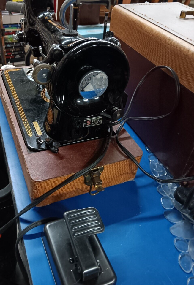 COLLECTIBLE.VINTAGE.EXCLUSIVE.UNIQUE.SINGER SEWING MACHINE 185 K3 ...