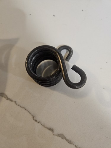 Cub Cadet Deck Tensioner Spring New Old Stock 486361-R1 100 122 123 124 ...